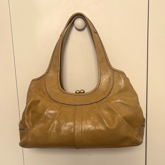 Coach | Bags | Coach Tan Leather Shoulder Bag With Slouchy Design ...